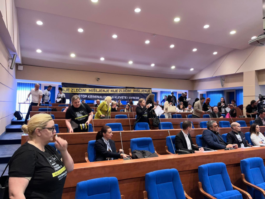 Prva javna rasprava o kriminalizaciji klevete i uvrede danas u ...