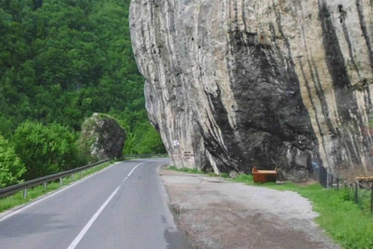 Potpuna obustava saobraćaja u kanjonu Tijesno – Micro Mreža