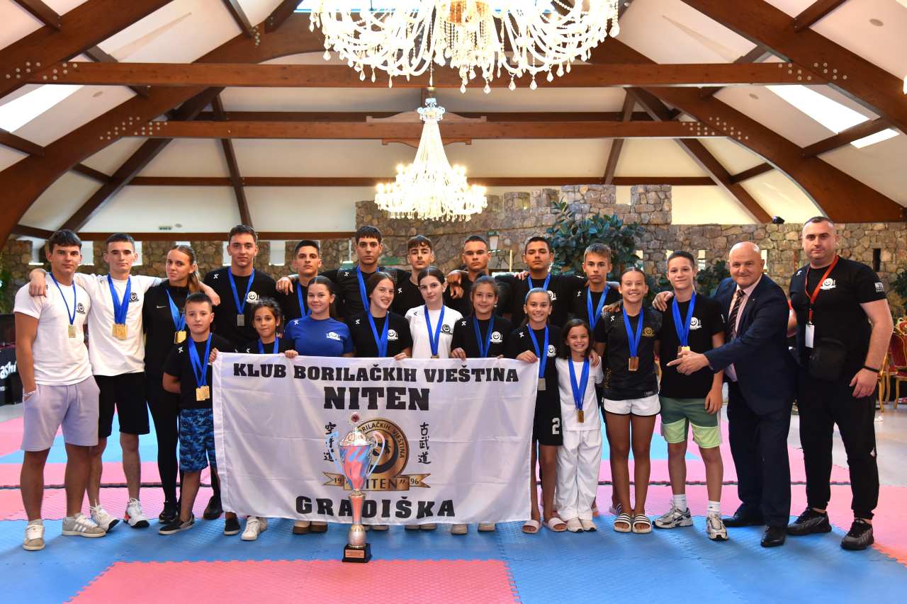 Karatisti Niten-a osvojili 32 medalje na takmičenju u Bijeljini - Micro ...