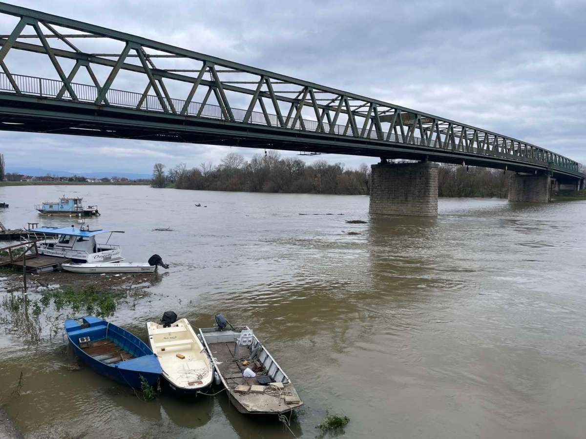 Vodostaj rijeke Save u Gradišci premašio nivo od pet metara - Micro Mreža